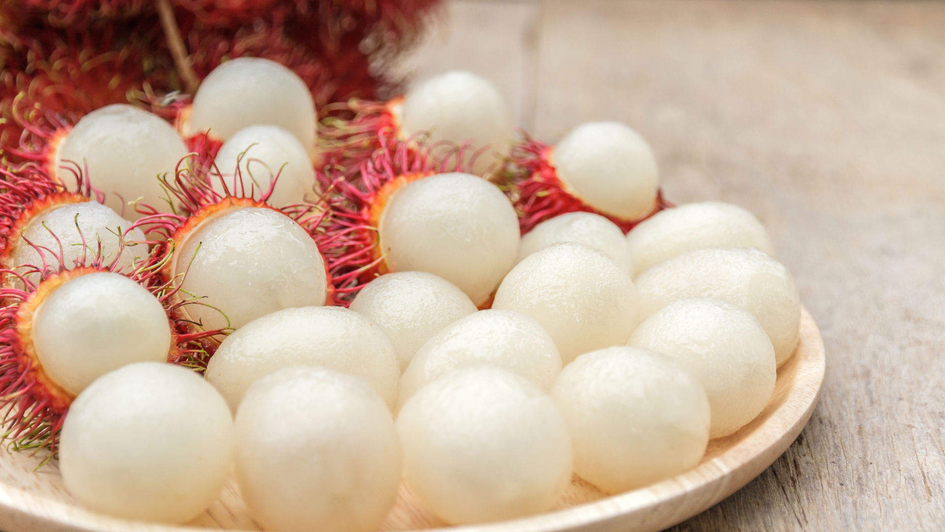 Ăn chôm chôm có tác dụng gì? Ăn nhiều chôm chôm có tốt không?
