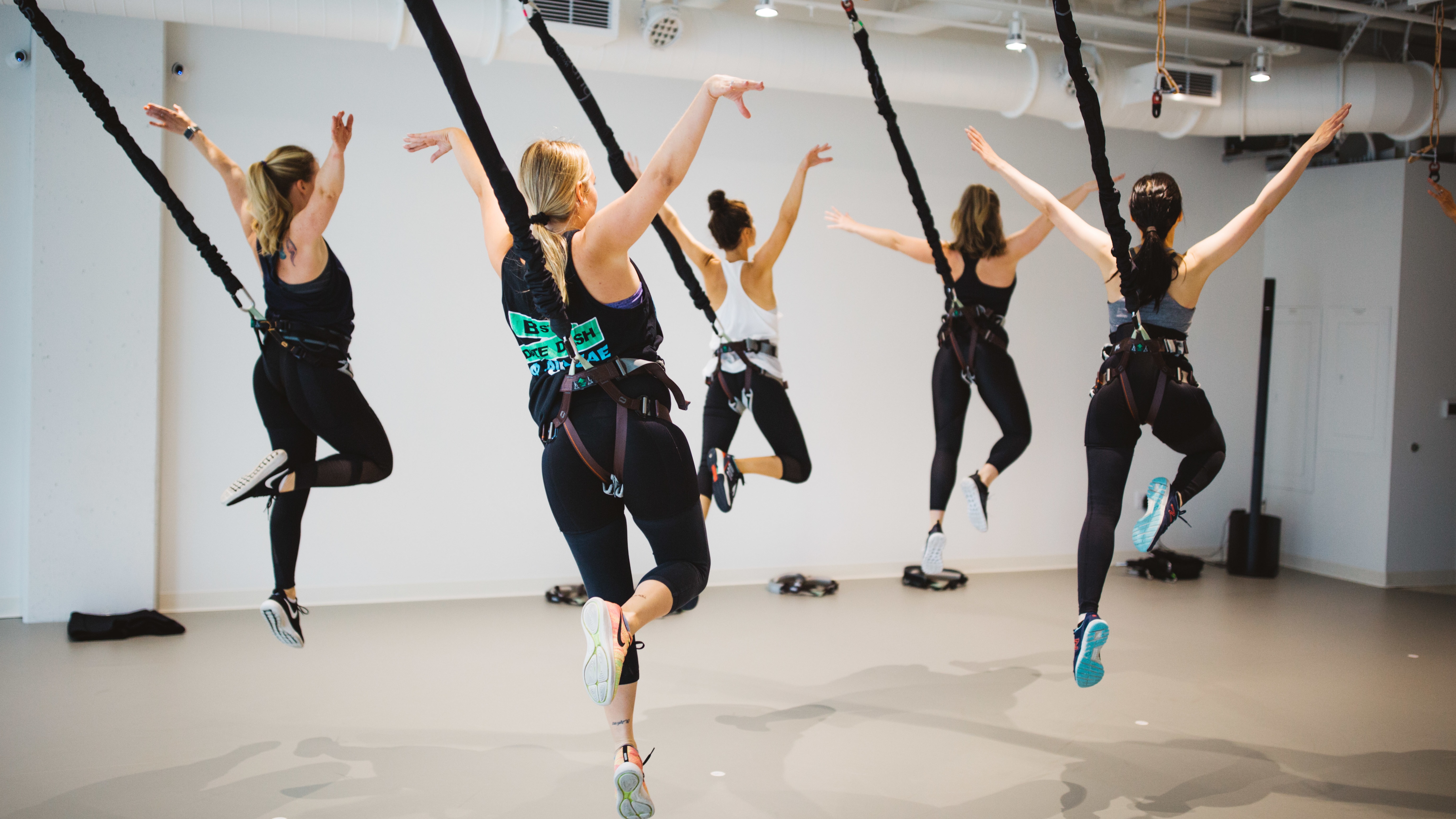 Bungee Workout là gì? Lợi ích khi tập Bungee Workout.