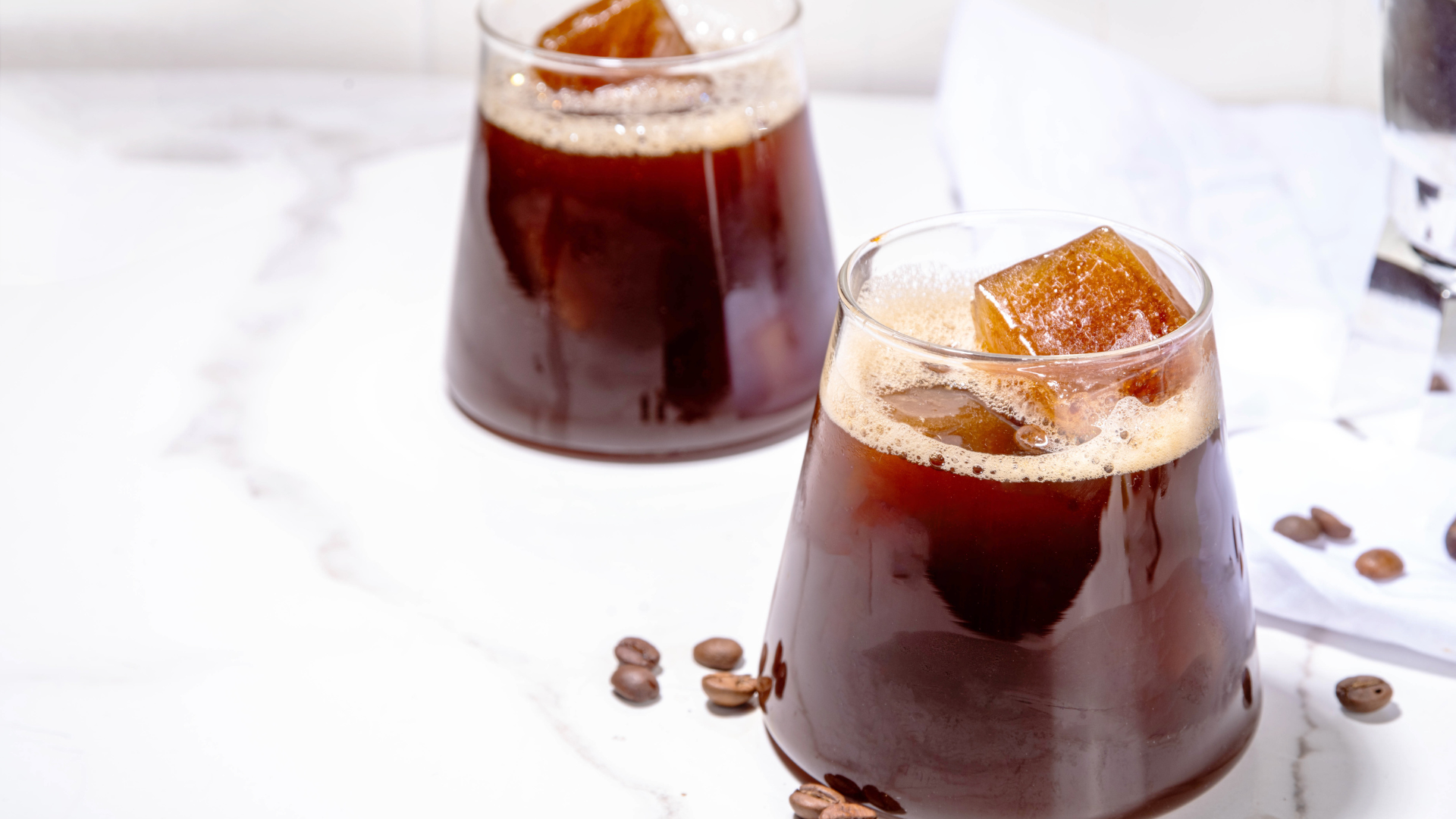 Cold brew là gì? Lợi ích và lưu ý khi dùng cà phê cold brew
