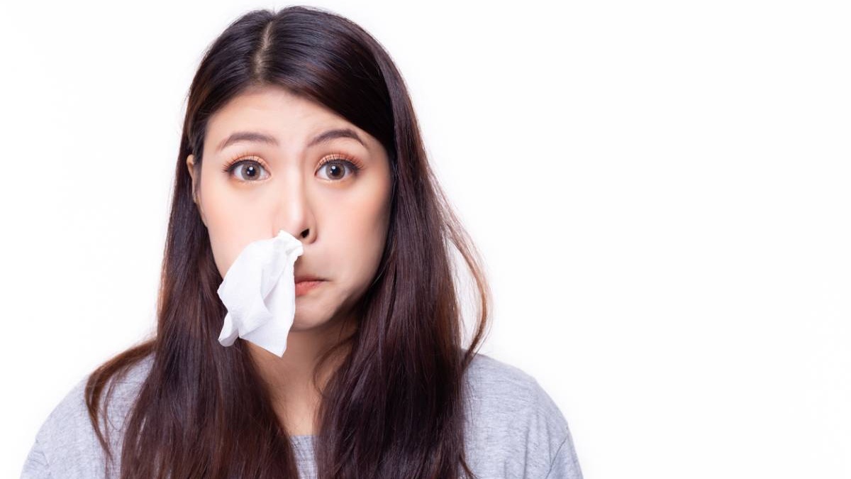 Mụn trong mũi: Nguyên nhân, biến chứng và cách điều trị